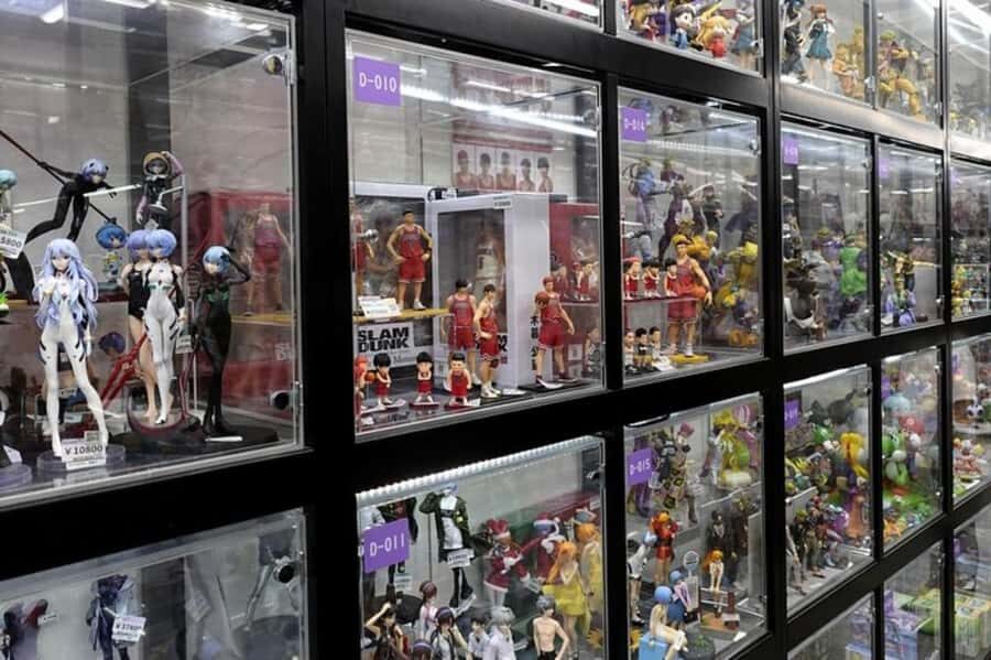 Osaka: Walking Tour with Namba Yasaka Shrine & Dotonbori - Practical Details and What You’ll Get