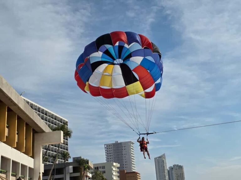Parachute adventure in Mazatlan - Who Should Consider This Tour?