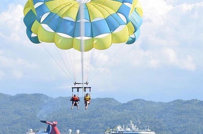 Parasailing activity in Montego Bay with lunch and transfer - The Experience in Detail