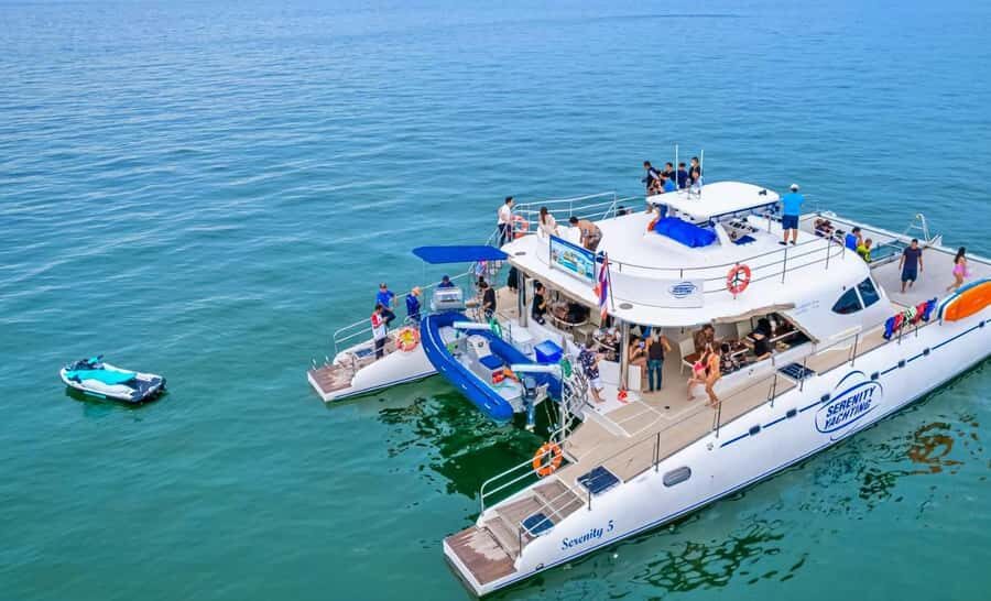 Pattaya: 3 Islands Catamaran Tour with Buffet Lunch - Exploring Koh Phai: The First Stop