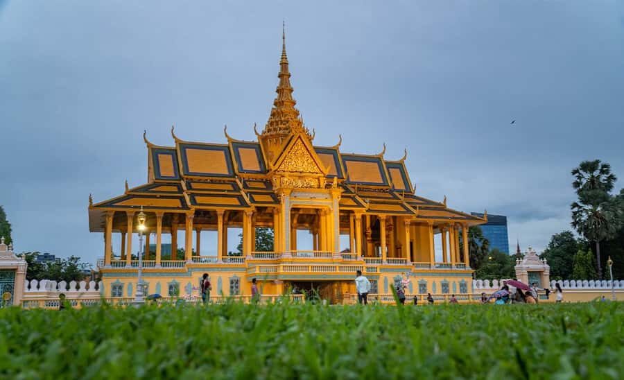 Phnom Penh: Highlights Tour Including National Museum - Practical Details and What to Expect