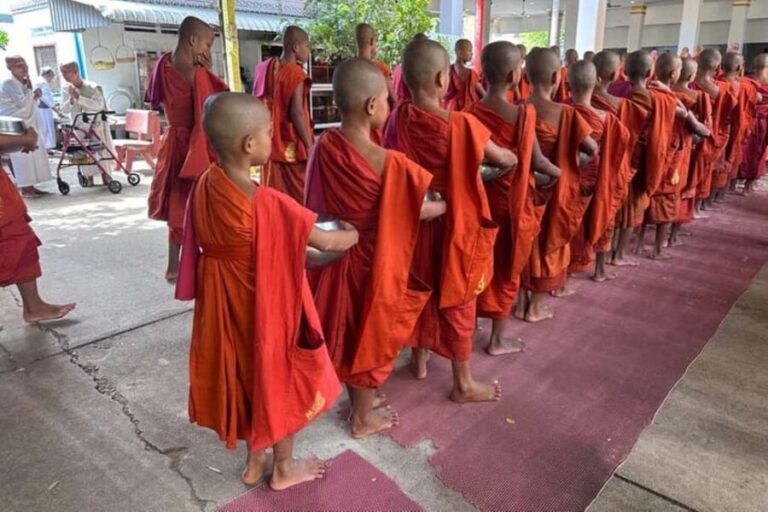 Phnom Penh: Oudong Mountain and Temples Guided Day Trip - Deep Dive into the Experience