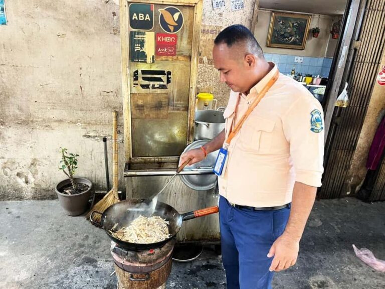 Phnom Penh Walking Tour: History, Culture, Art & Street Food - Authentic Phnom Penh’s Real Heart