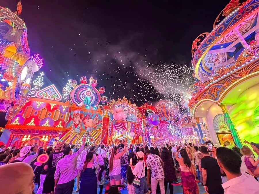 Phuket: Carnival Magic Experience Dinner with Show - Practical Details: What Travelers Need to Know