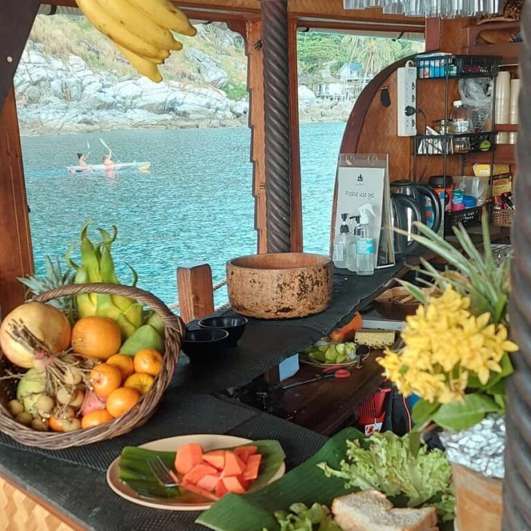 Phuket: Day Trip Cruise with Lunch by Traditional boat - Detailed Breakdown of the Itinerary