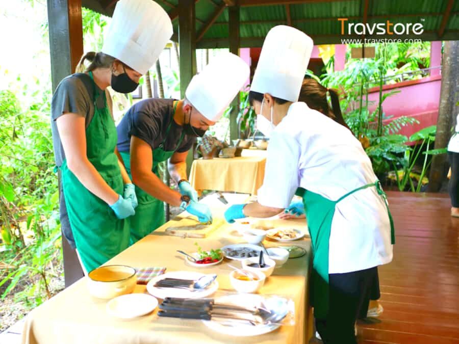 Phuket: Hands-On Thai Cooking Experience - Who Should Consider This Tour?