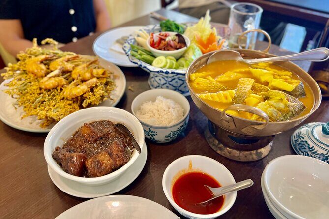 Phuket Old Town Food Tour with 10+ Locals' Favorites Tastings - What to Expect in Each Stop