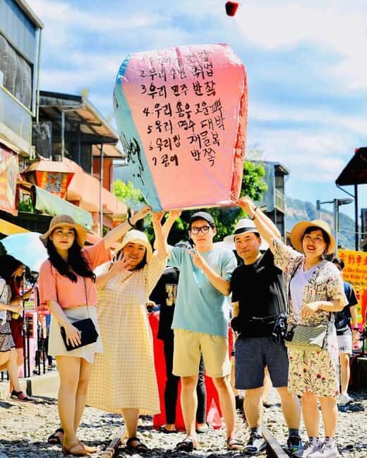 Pingxi | Colorful Sky Lantern Experience with Gift - Visiting Shifen Happiness Station and the Souvenir Options