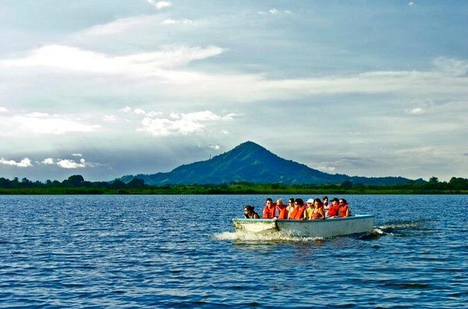 Platinum Round Mountain and Limón Beach Minimum 4 People - Summit Round Mountain: Spectacular Views and Relaxation