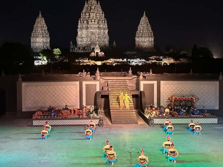 Prambanan : Watching Ramayana Ballet Performance With Dinner - Deep Dive into the Details