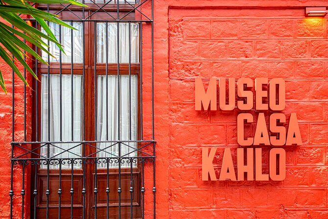 Premium Frida Kahlo Red House and Xochimilco (Small Groups) - Who should book this tour?