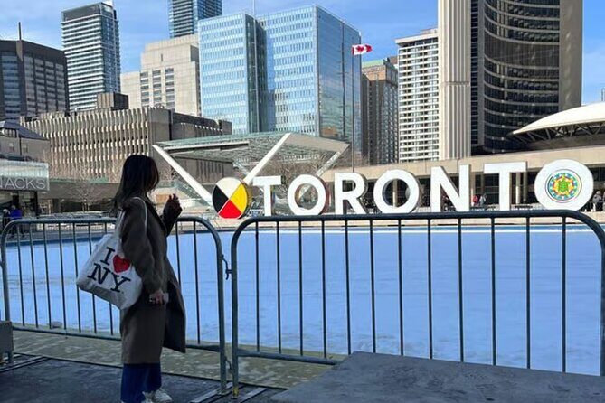 Private 2 Hours Photoshoot with a Pro Photographer in Toronto - Who Would Love This?