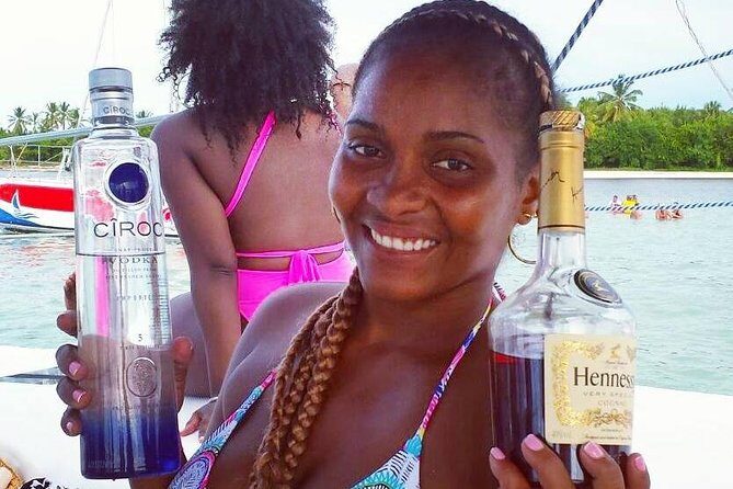 Private Adult Only Hip Hop Party Boat with Live DJ - Who Will Enjoy This Tour?