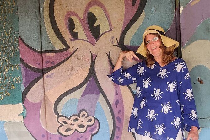 Private Beach Side Sip & Paint with art walk - Who Will Love This Tour?