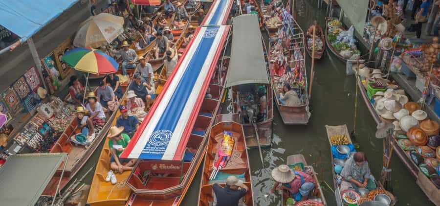 Private Charter Bkk to Floating Mk+1Hr Motorboat Experience - Who Should Consider This Tour?