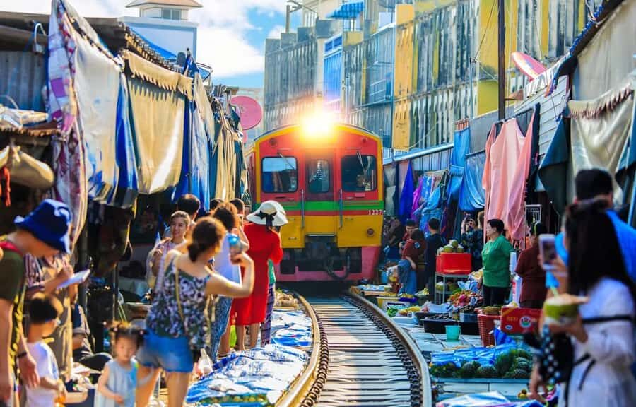 Private: Damnoen Saduak Floating Market, Railway, Wat & More - Lao Tuk Luck Floating Market: A Quieter Alternative