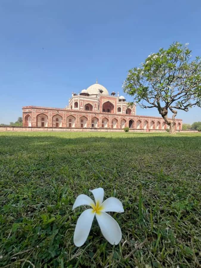 Private Full Delhi City Tour with Female Guide Car & Tickets - The Itinerary in Detail