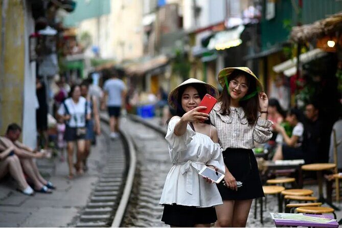 Private Hanoi Walking Street Food and Train Street Trip - What You Can Expect in Terms of Value