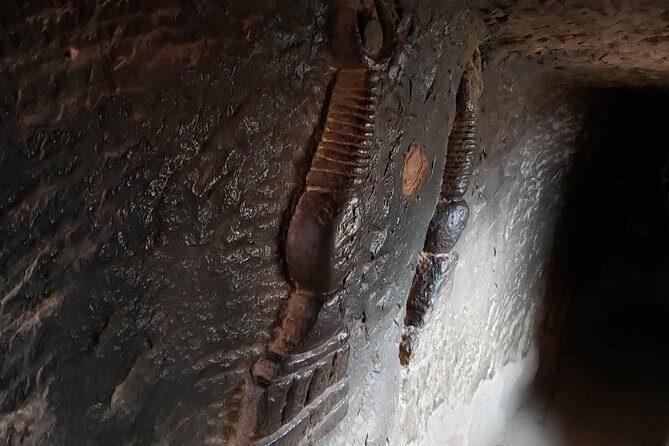 Private Hiking Tour: Pingshanhu Grand Canyon and the Horse Hoof Temple Grottoes - Exploring the Pingshanhu Grand Canyon