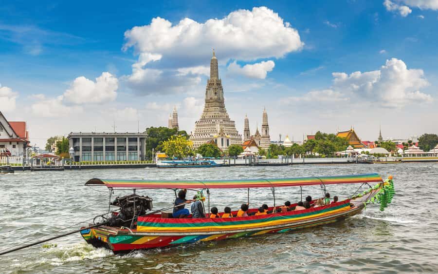 Private Long-tail boat canals tours in Bangkok-artists House - Key Points