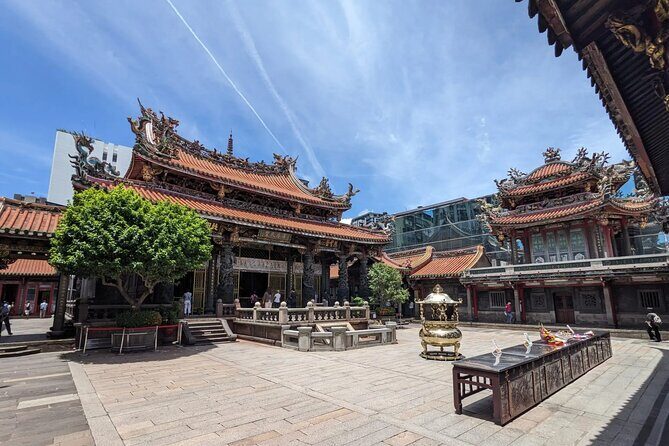 Private Longshan Temple and Dadaocheng Walking Tour - What’s Included & What’s Not