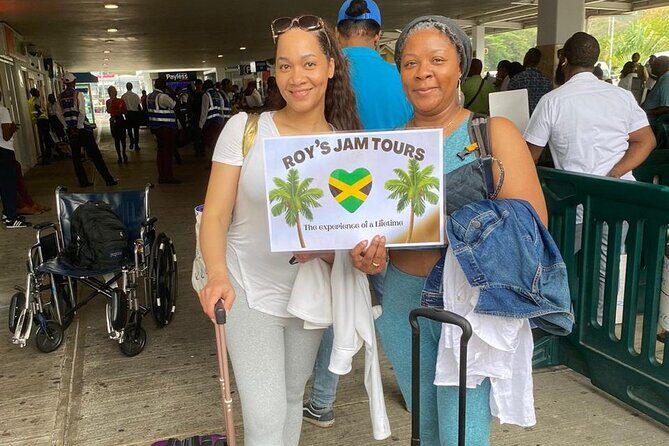 Private Montego Bay Airport MBJ to OchoRios Hotel / resorts - The Experience: A Typical Journey