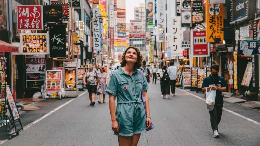 Private photo shoot in Shinjuku with Lucas - Why This Experience Adds Value to Your Trip