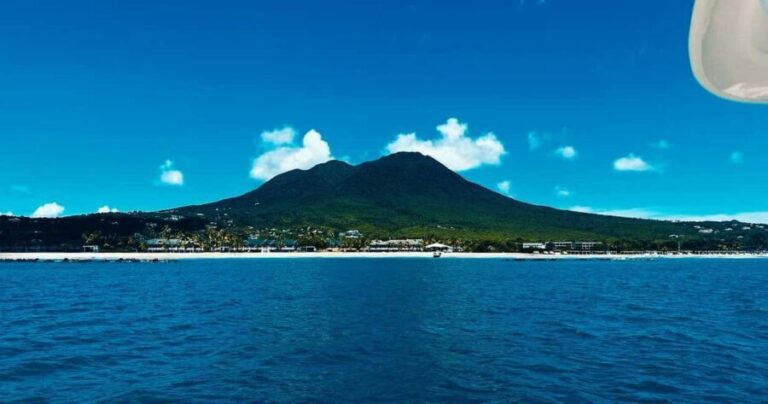 PRIVATE POWER CATAMARAN - The Itinerary in Detail