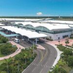 Private Roundtrip Minivan Airport Transfer to Paradise Island - A Closer Look at the Experience