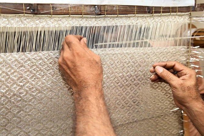 Private Shopping Tour in Agra - Itinerary Breakdown