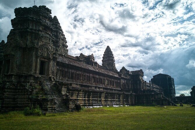 Private Sunrise Angkor Wat Tour with pickup from your hotel - Detailed Breakdown of the Itinerary