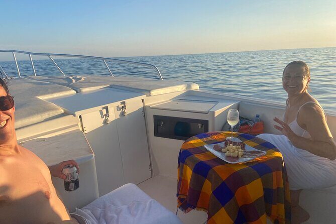 Private Sunset Cruise in San Jose del Cabo Appetizers,open bar - A Closer Look at the Private Sunset Cruise