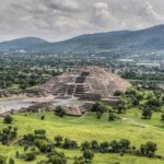 Private Teotihuacán Pyramids and Xochimilco Day Tour - Xochimilco: A Splash of Color and Culture