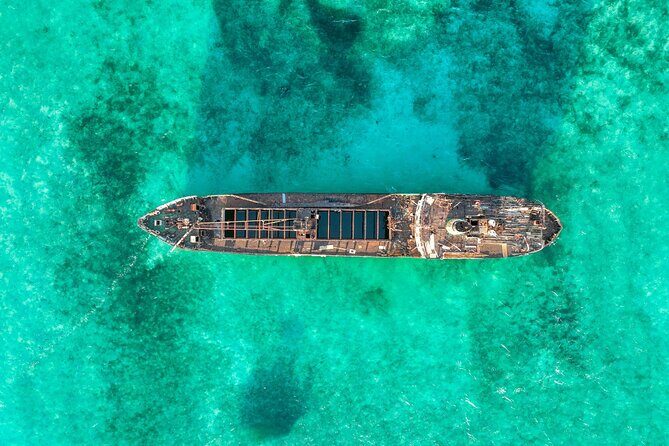 Private Tour Jet Skiing Around La Famille Ship and Pristine Cays - The Detailed Itinerary Breakdown