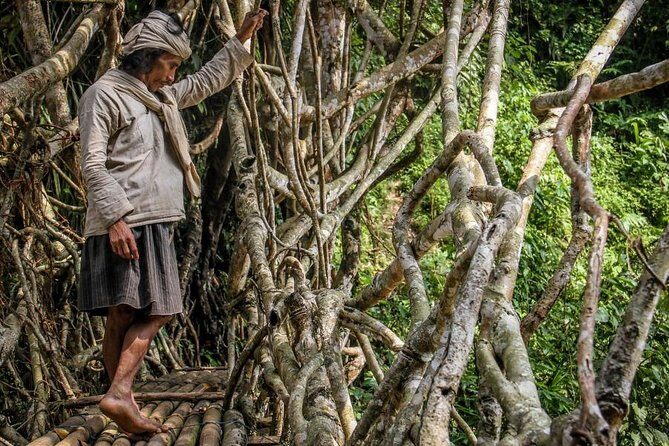 Private tour with lunch: Jakarta to Baduy tribal - The Trek: Challenging and Rewarding