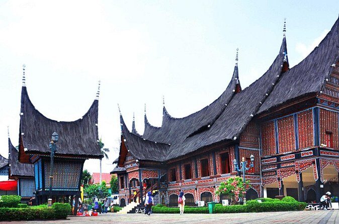 Private tour with lunch: Jakarta to miniature park of indonesia - Value and Cost Analysis