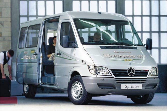Private Transfer Between Hanoi Airport and Hanoi Center - Vehicle Options and Group Sizes