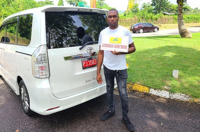 Private Transfer from Montego Bay Airport to Ocho Rios Hotels - Who Should Consider This Service?