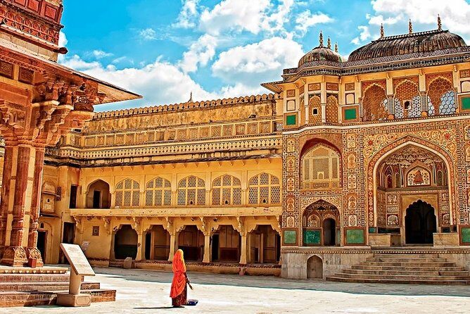 Private Transfer from Raja Bhoj (BHO) Airport to Bhopal - Why Pre-Booking Makes Sense