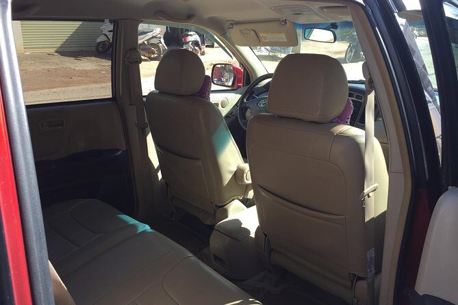 Private Transfer: PhnomPenh's Hotel to PhnomPenh Airport(PNH/KTI) - Transport & Comfort