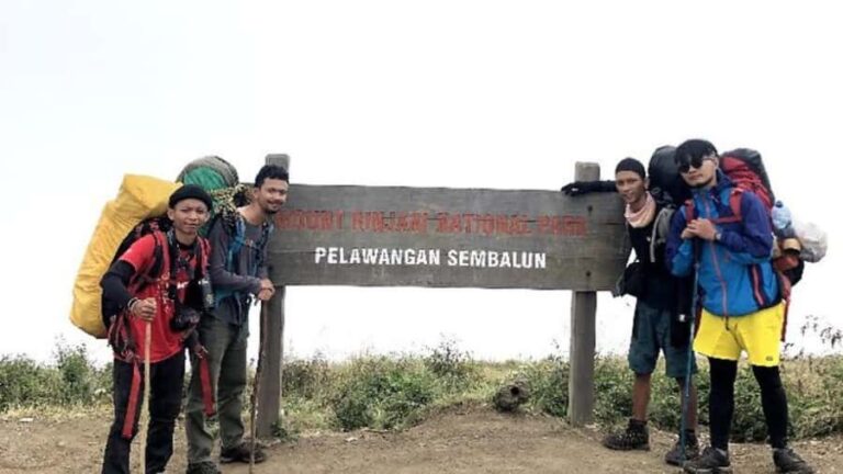 Private Trekking Rinjani mountain 3 days - 2 nights - Reaching the Crater Rim and the Summit