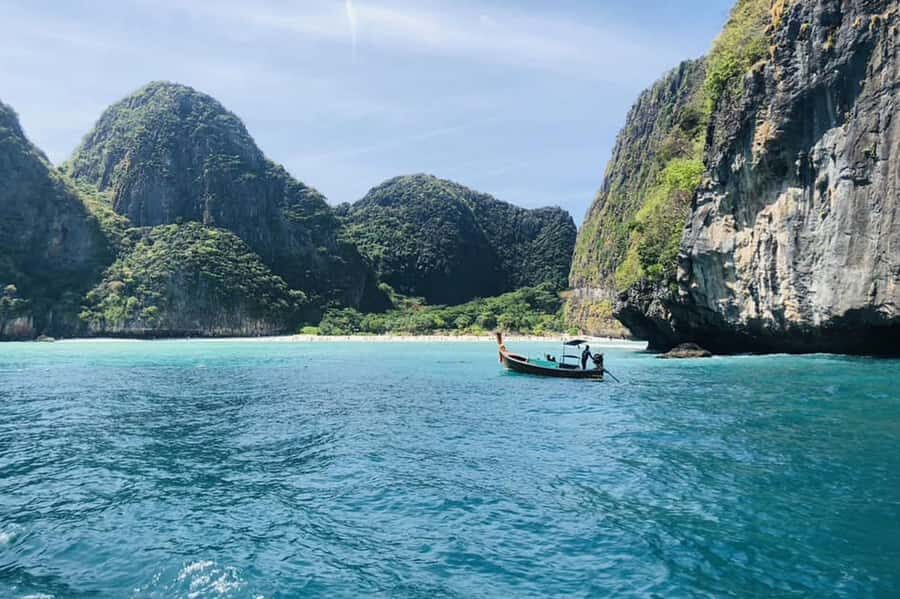 Private VIP Speed Boat to Phi Phi & Maya Bay - What Makes This Tour Stand Out?