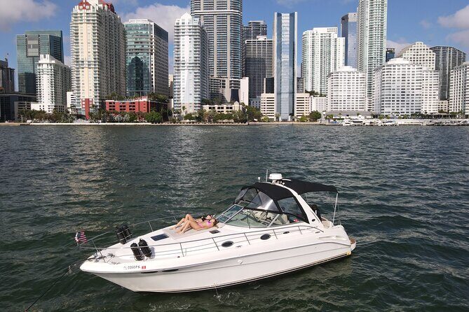 Private Yacht Rental 37Ft in Miami Up to 12 People - What’s Included and What Costs Extra?