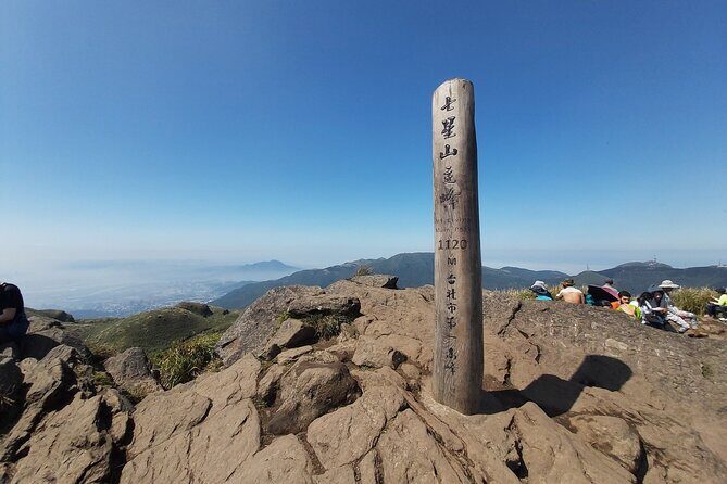 Private Yangmingshan Hiking Day Tour from Taipei - The Guided Experience: Knowledgeable and Flexible