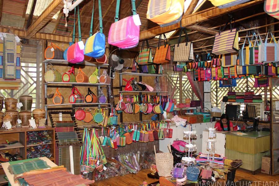 Puerto Princesa: Farm, Beach, and Weaving Day Tour - The Filipino Lunch: A Taste of Local Flavors