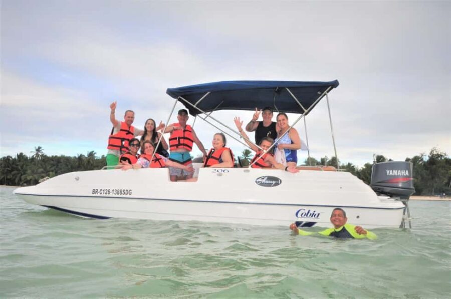 Punta Cana: Catalina Island Cruise with Lunch and Open Bar - Transportation, Group Size, and Practical Details