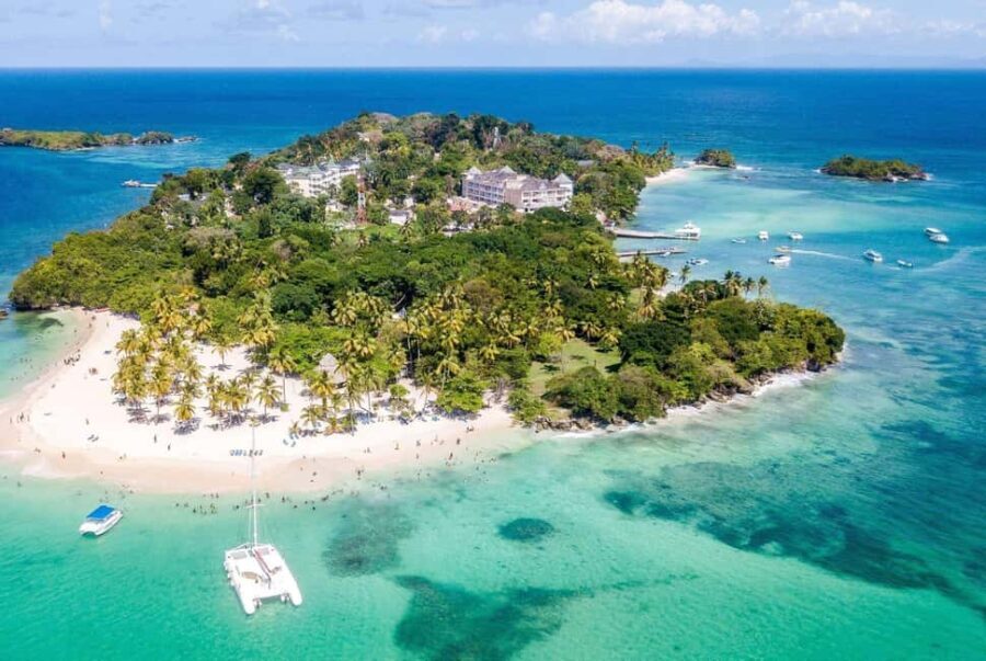 Punta Cana: Private Adventure to Samaná, Cayo Levantado - Transport and Group Dynamics