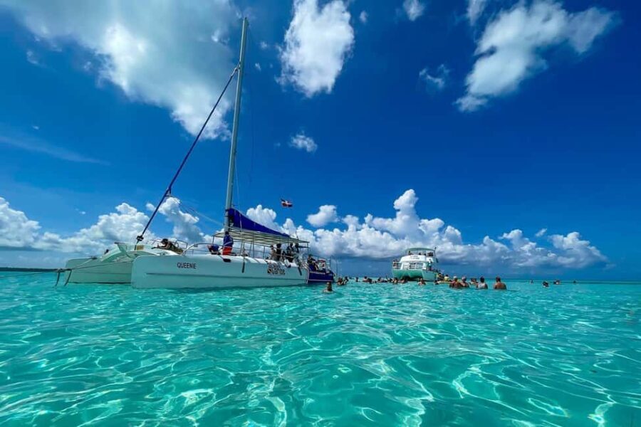 Punta Cana: Saona Island Cruise with Lunch & Open Bar Deluxe - Transportation and Group Size