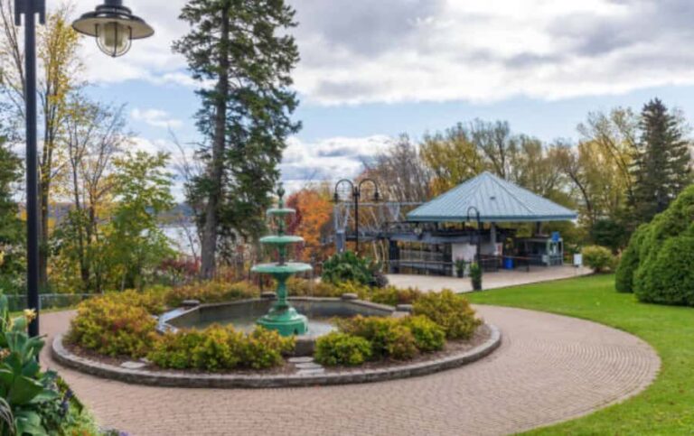 Quebec: Montmorency Falls and Basilica Private Half-Day Tour - The Value of a Private Guided Experience