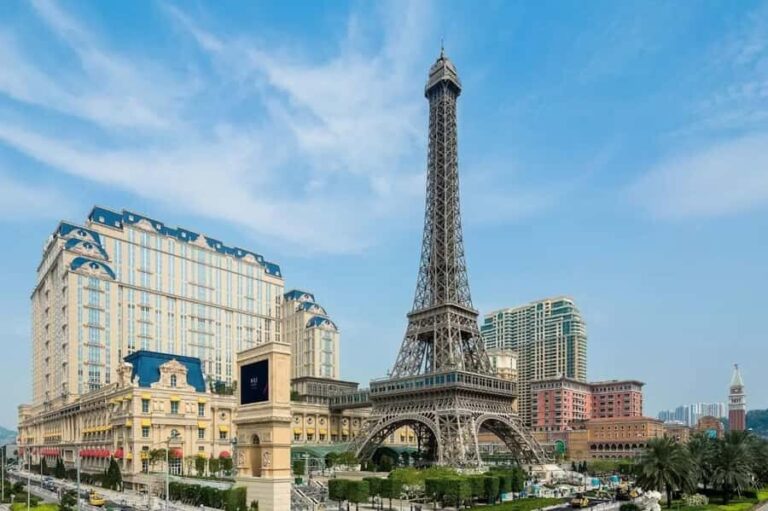 Romantic Encounters with Your Beloved at The Parisian Macao - What to Expect During Your Visit
